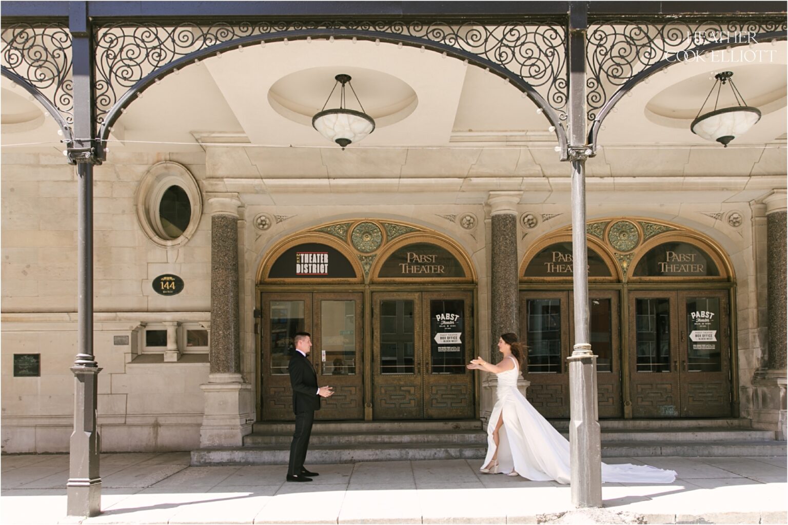 Ali & Ryan | Discovery World May Wedding » Heather Cook Elliott Photography
