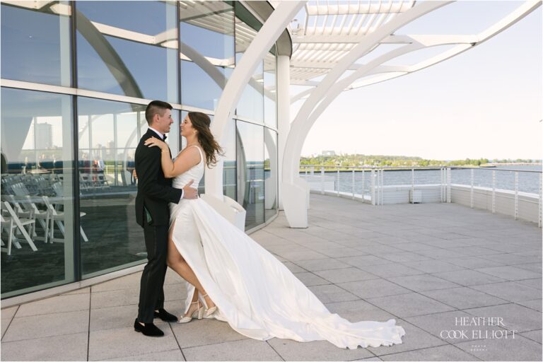 Ali & Ryan | Discovery World May Wedding » Heather Cook Elliott Photography